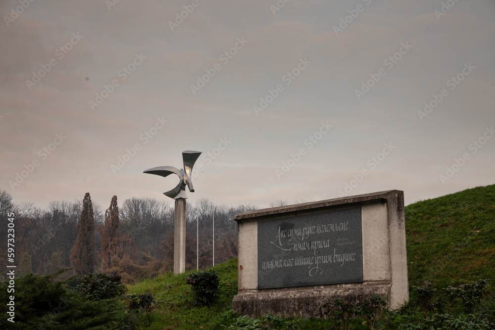 Fotka „JAJINCI, SERBIA - NOVEMBER 26, 2022: Monument of the Memorial ...