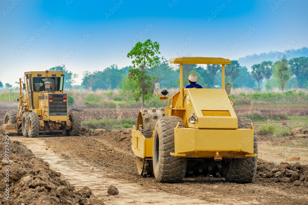 The selective focus vibratory sheepsfoot roller compactor working on ...