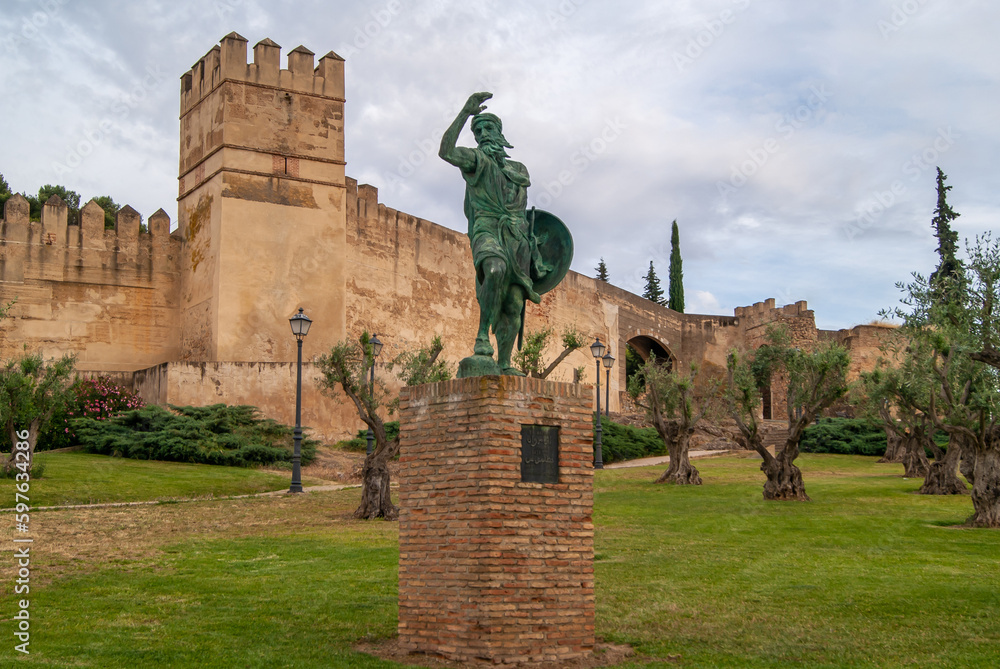 Foto de Alcazaba de Badajoz y estatua de Ibn Marean, fundador de la ...