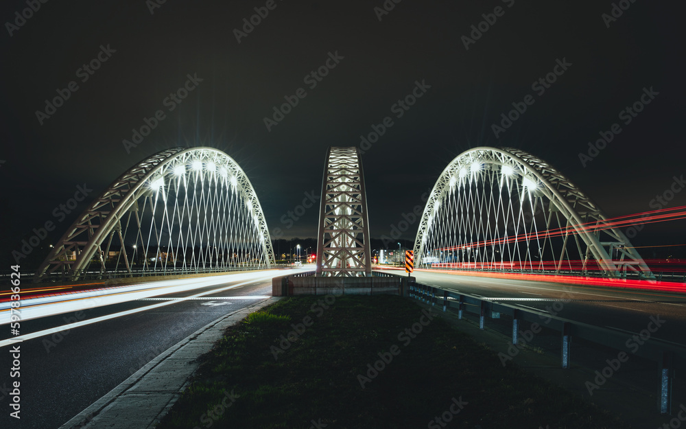 Foto de Explore the majestic Vimy Memorial Bridge in Ottawa, ON, Canada ...