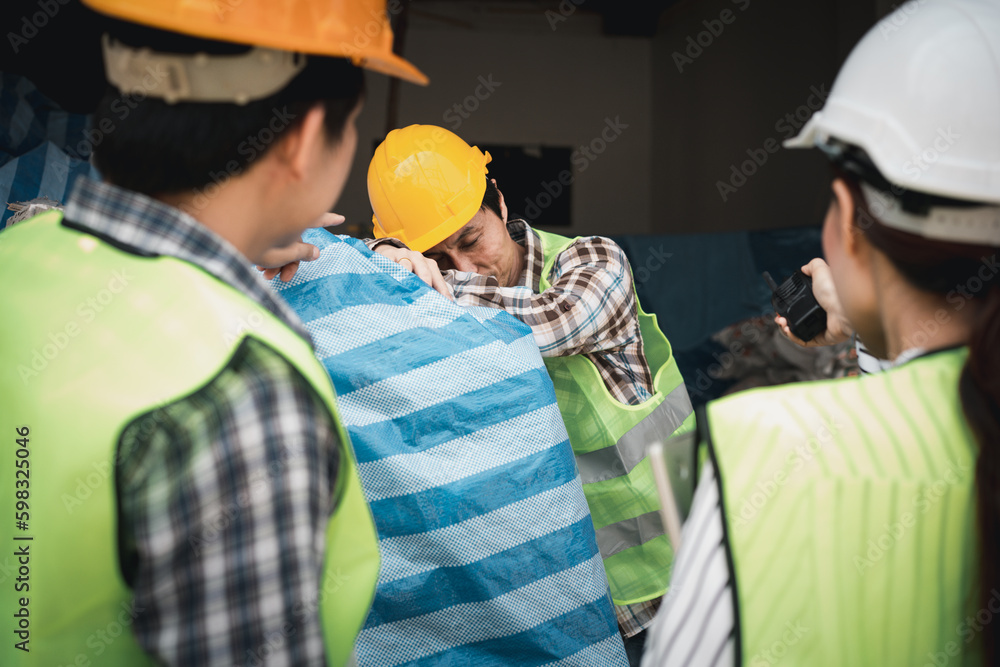 Foreman user radio to nurse for first aid Construction worker faint in ...