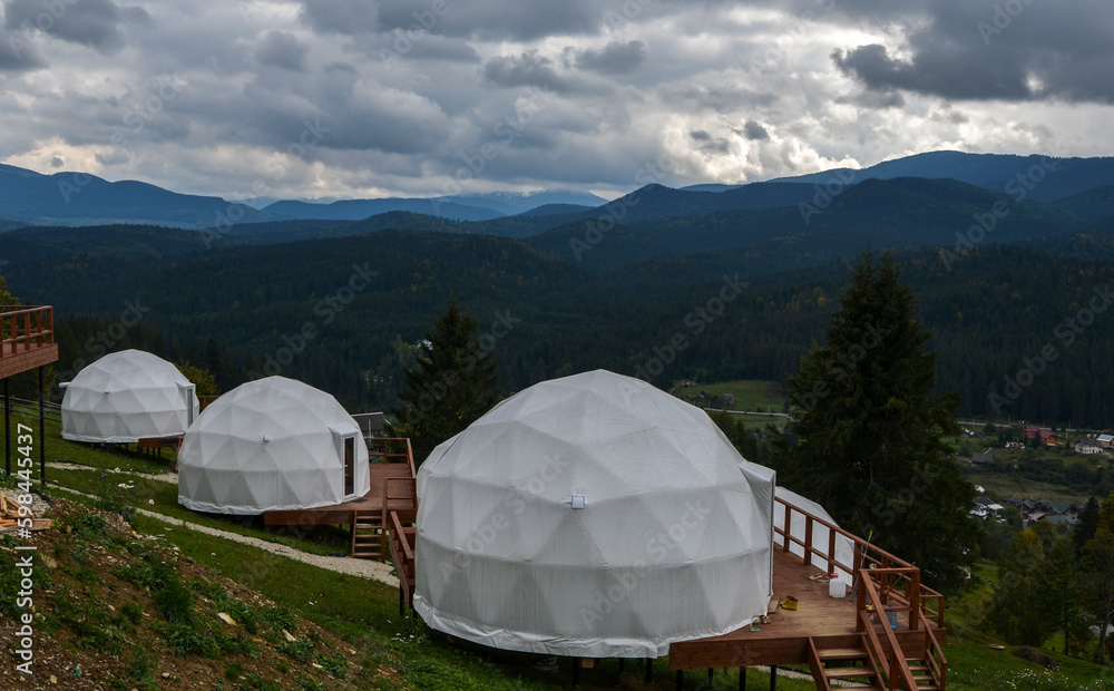 Zdjęcie Stock: Glamping (glamour camping) is a domed eco-hotel with an ...