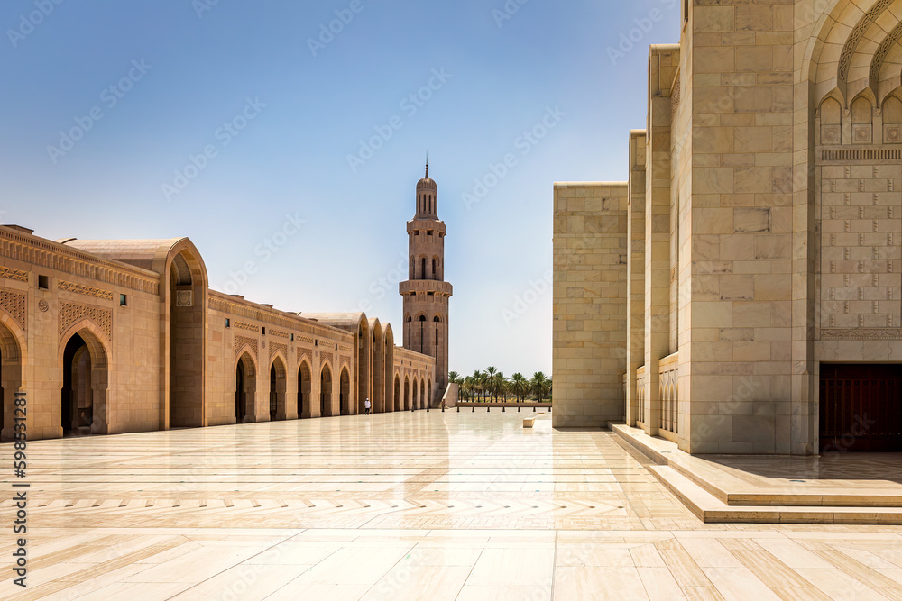 Courtyard of Sultan Qaboos grand Mosque, Muscat, Oman. Stock Photo ...