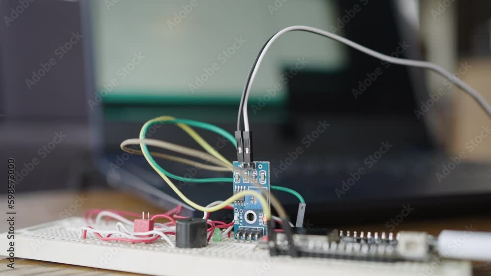 Programming and connecting various devices of the Arduino ... Programming and connecting various devices of the Arduino ...