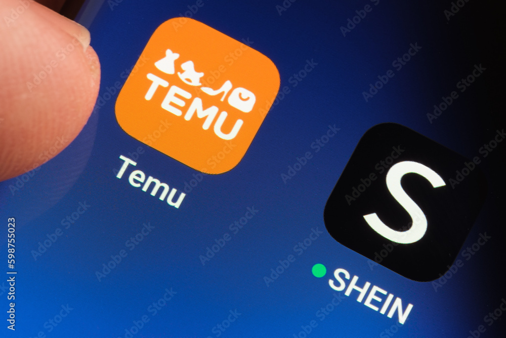 Foto de TEMU and SHEIN apps seen on the screen of smartphone. Temu app ...