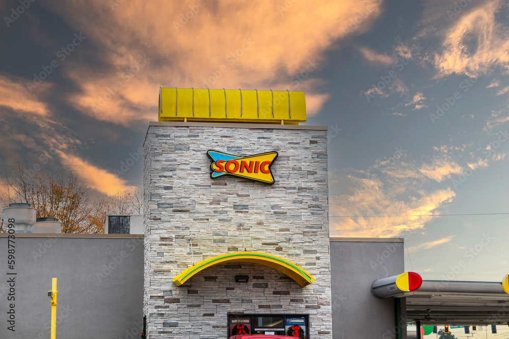 Sonic fast food restaurant building sign Stock Photo | Adobe Stock