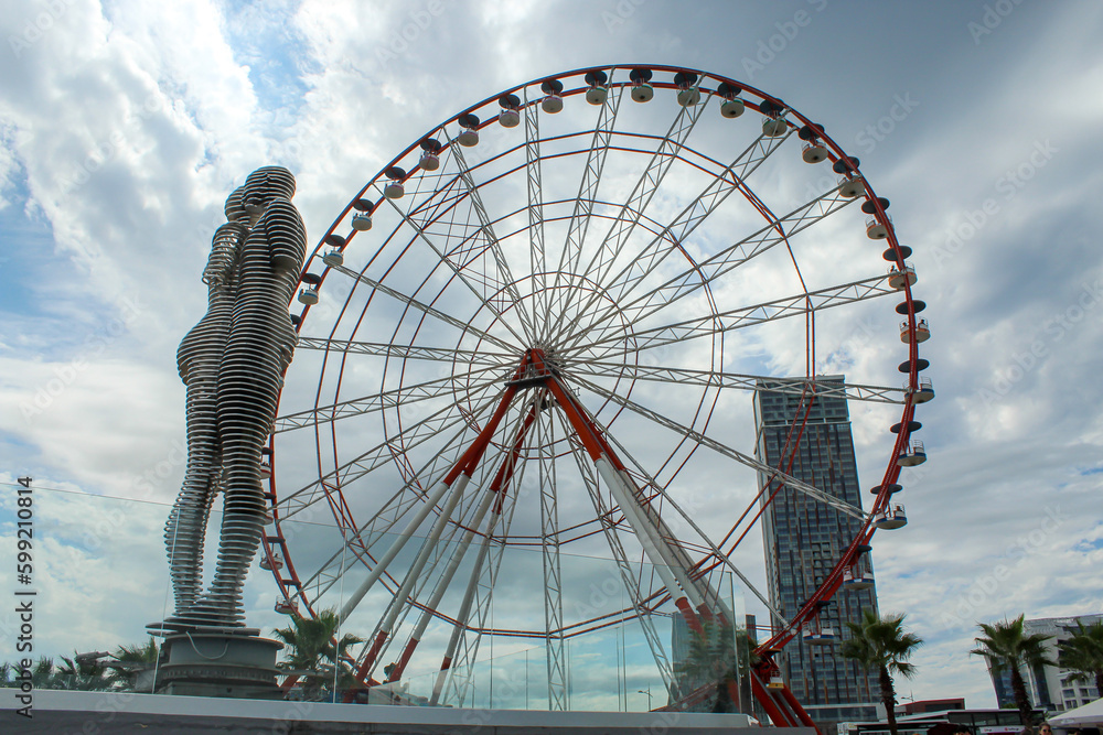 Fotografia do Stock: BATUMI, GEORGIA, AUGUST 5th 2019: Statue of Ali ...