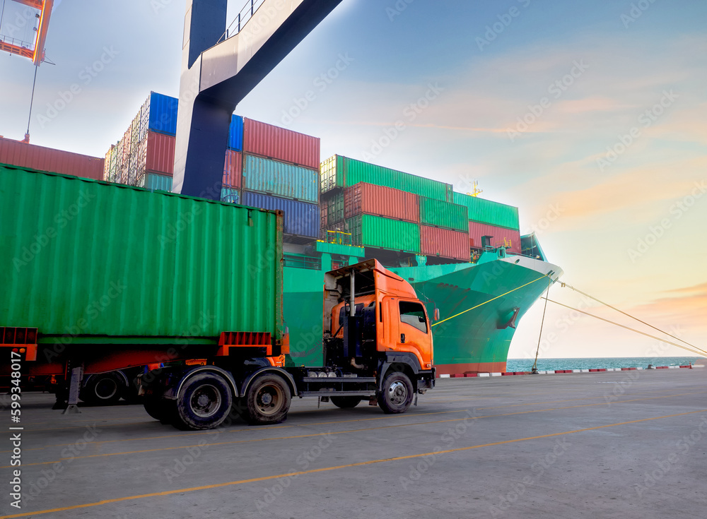 The container discharging from the vessel at the port and move to ...
