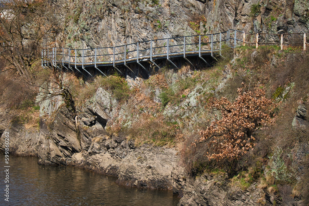 Weg am Koberfelsen, Steg, Wanderweg an der Talsperre Burgkhammer, Saale ...