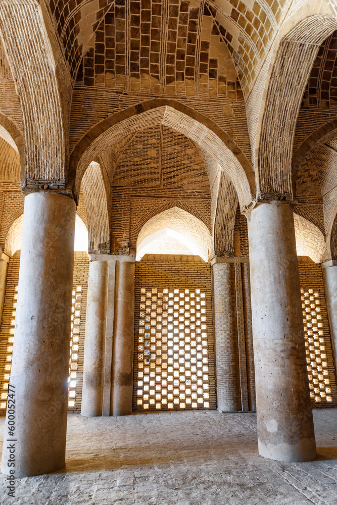 Ancient columns of hypostyle hall inside Jameh Mosque of Isfahan Stock ...