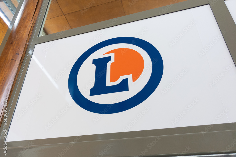 E.Leclerc logo sign and text brand wall entrance French store ...