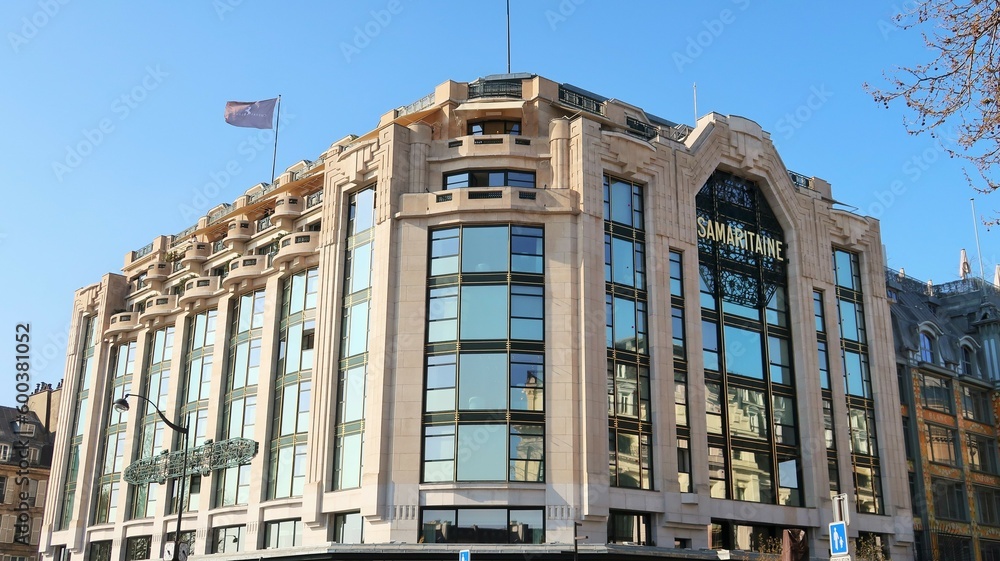 Hôtel palace "Cheval Blanc" et grand magasin "La Samaritaine" à Paris ...