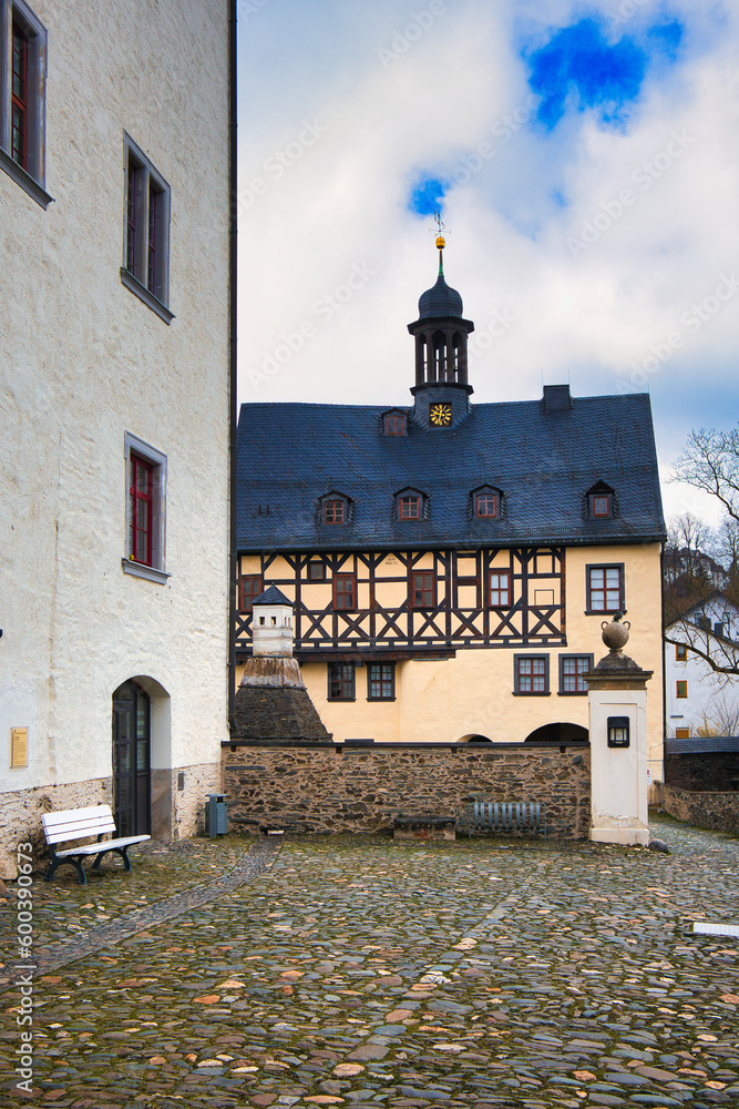 Burghof, Blick auf Schloss Burgk am Stausee Burgkhammer, Saale Stausee ...