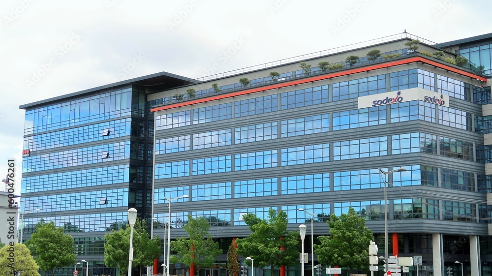 Bâtiment du siège social de l'entreprise Sodexo, célèbre marque ...