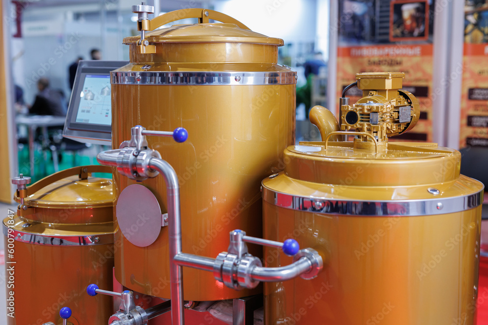 Apparatus for production of alcoholic beverages at factory, evaporation ...