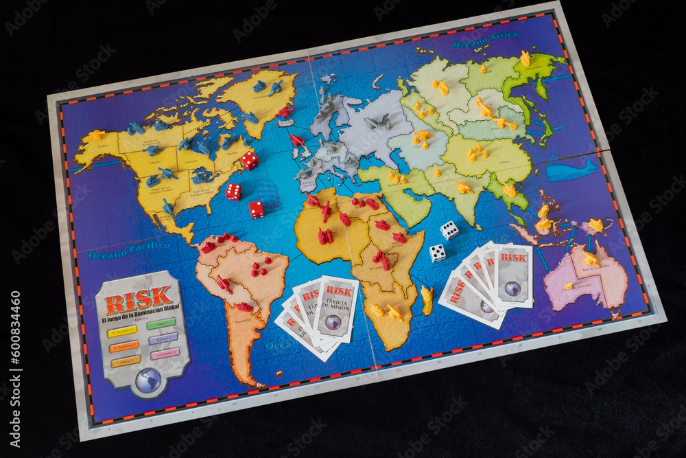 Full map of classic risk strategy board game in spaninsh with small ...