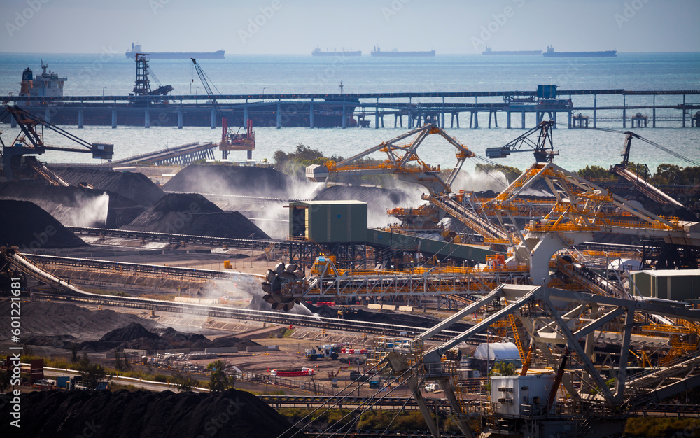 Hay Point. Australia's bulk coal terminals. Reclaimers, conveyors and ...