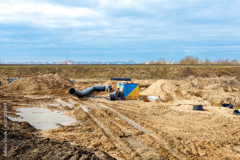 Connecting a trench drain to a concrete manhole structure at ...