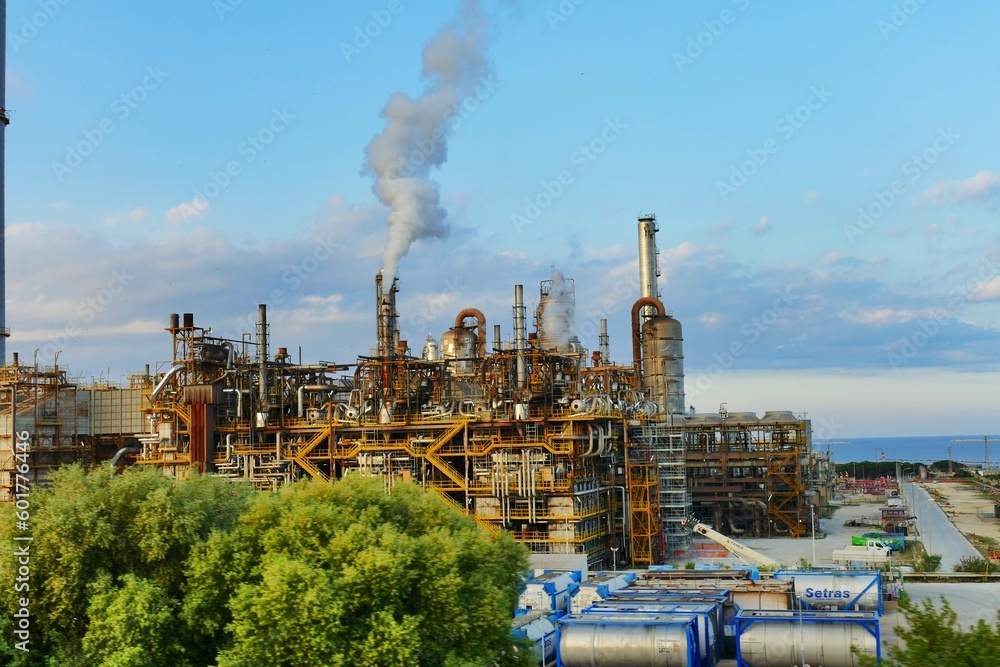 Lukoil petrochemical refinery and power plant at Priolo Gargallo ...