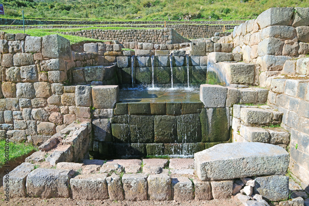 Foto de Well Preserved Inca's Fountain at Tipon, Historic Civil ...