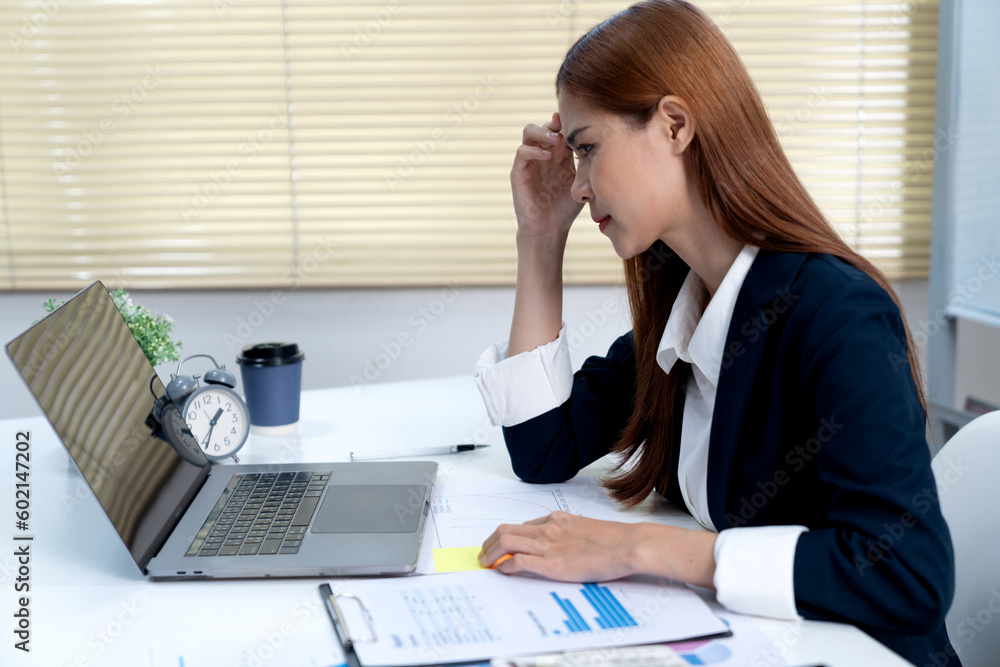 young asian businesswoman Stressing thoughts on work Stock Photo ...