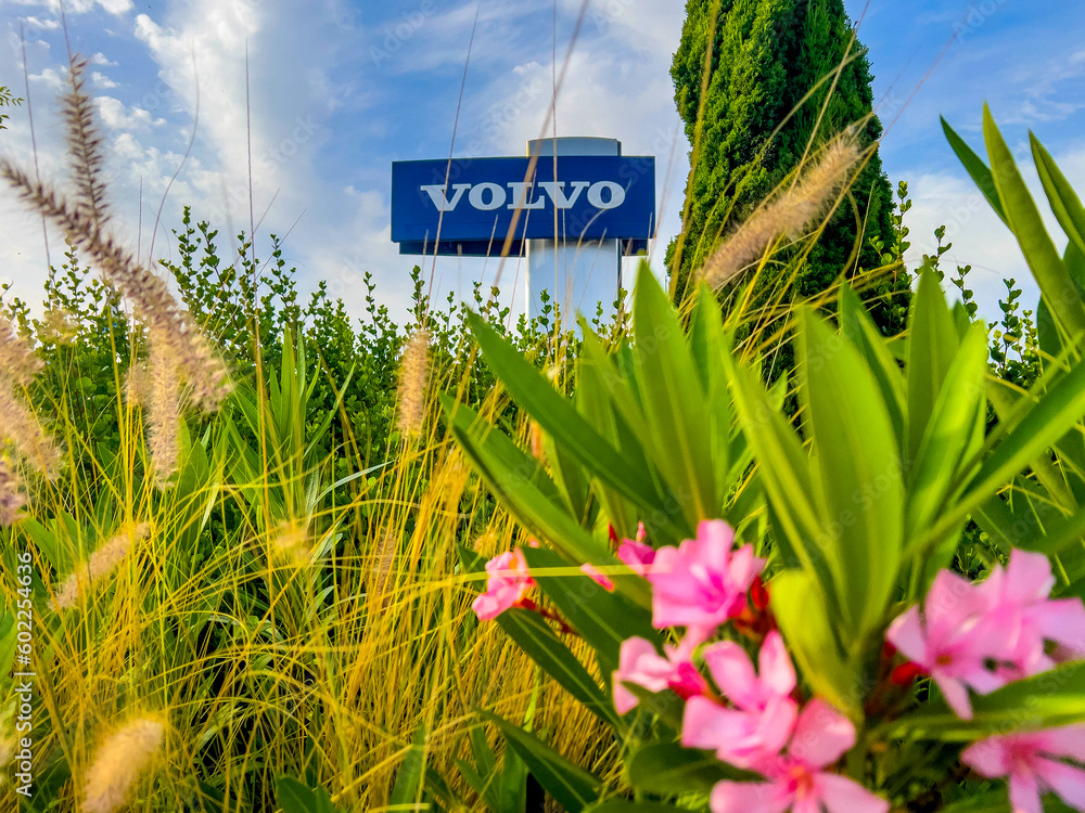 Fotografia do Stock: Haifa, Israel, May 12, 2023: Signboard Volvo ...