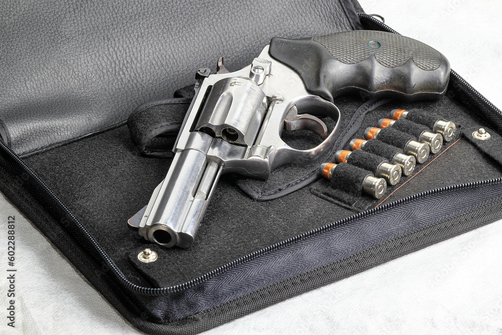 The compact revolver gun, j-frame m60 pistol left front end side view ...