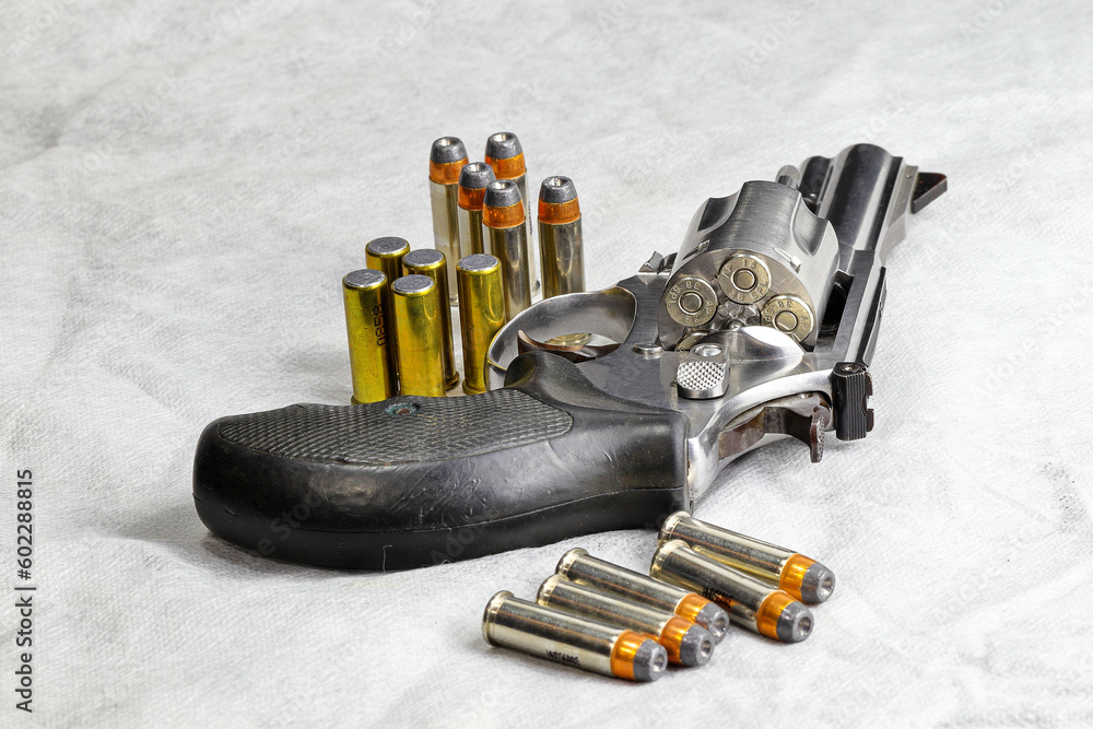 The compact revolver gun, j-frame m60 pistol left back end side view ...