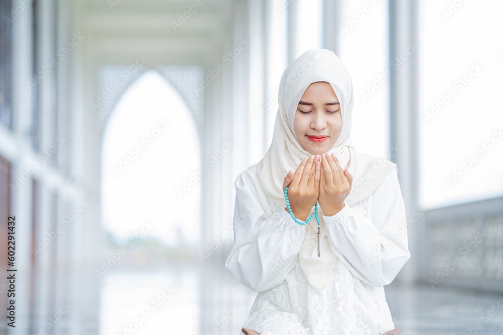 The image of an Asian Muslim woman in the Islamic religion in hijab in ...
