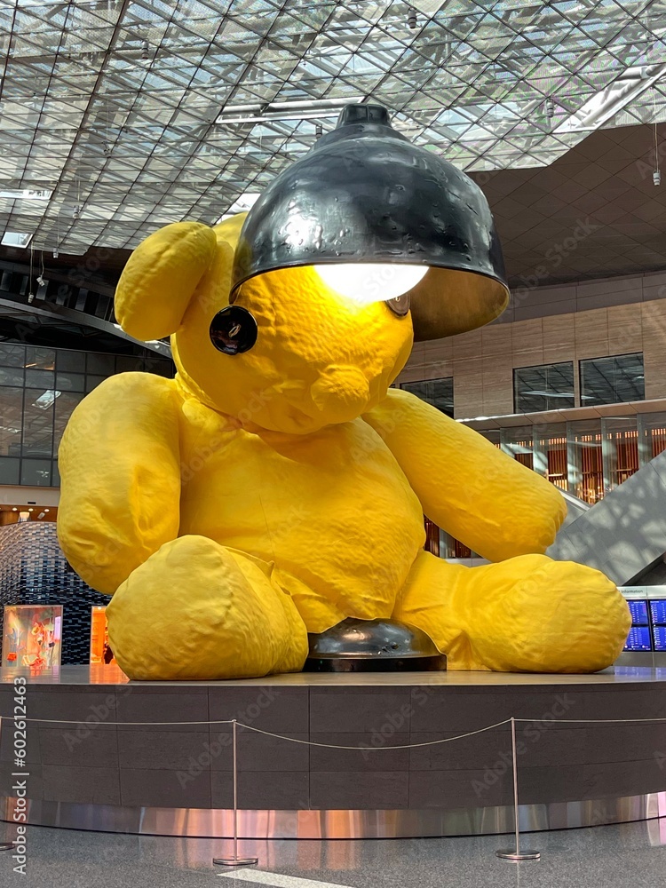 Exotic decor, large installation. Lamp Bear by Urs Fischer. Hamad ...