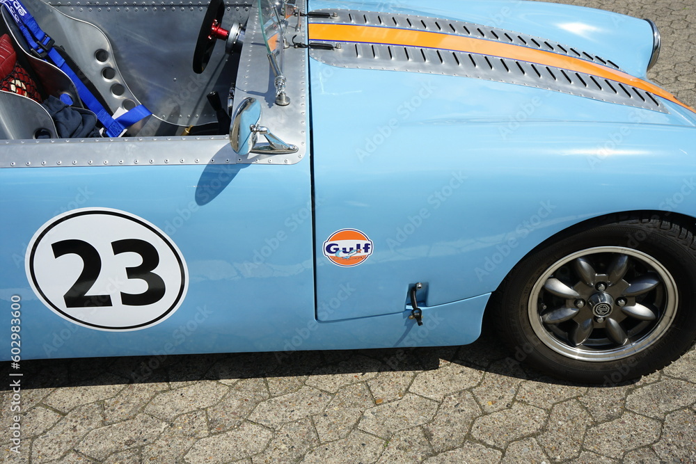 MG Rennwagen Eigenbau im Gulf Racing Design im Stil der Sechzigerjahre ...