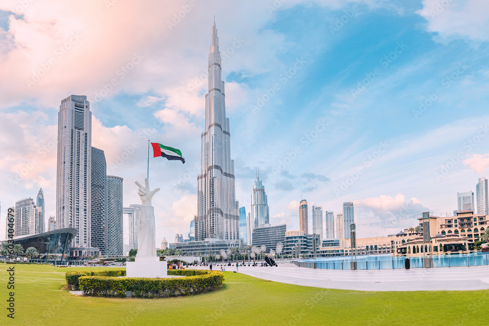 Foto de 18 January 2023, Dubai, UAE: Burj Khalifa's sleek and elegant ...