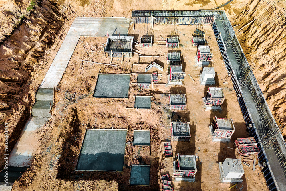 Monolithic reinforced concrete foundations or grillages for the ...