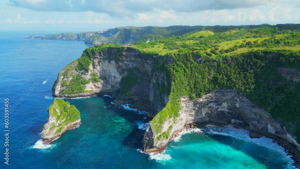 Banah cliff viewpoint. Banah Cliff Nusa Penida is one of the best ...