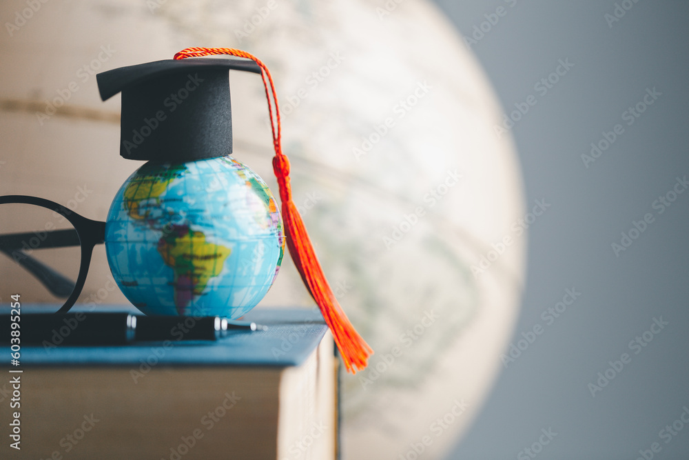 Graduation cap with Earth globe. Concept of global business study ...