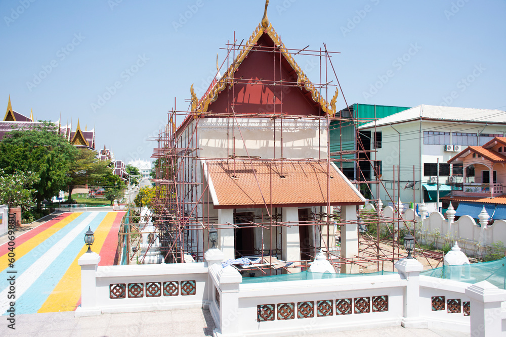 Foto de Thai workers people renovate repair and build scaffolding ...