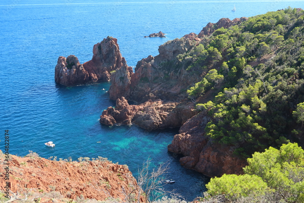Entaille de la Mare Règue du cap Dramont à Saint-Raphaël dans le Var ...