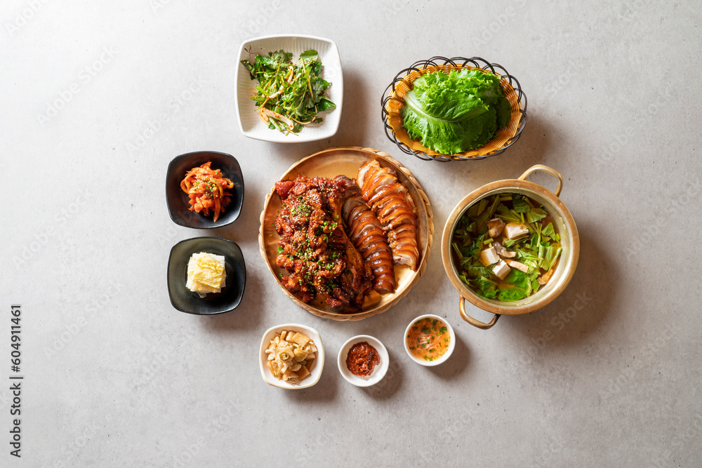 Jokbal, pork feet, steamed, salted oysters, spicy, noodles, garlic ...