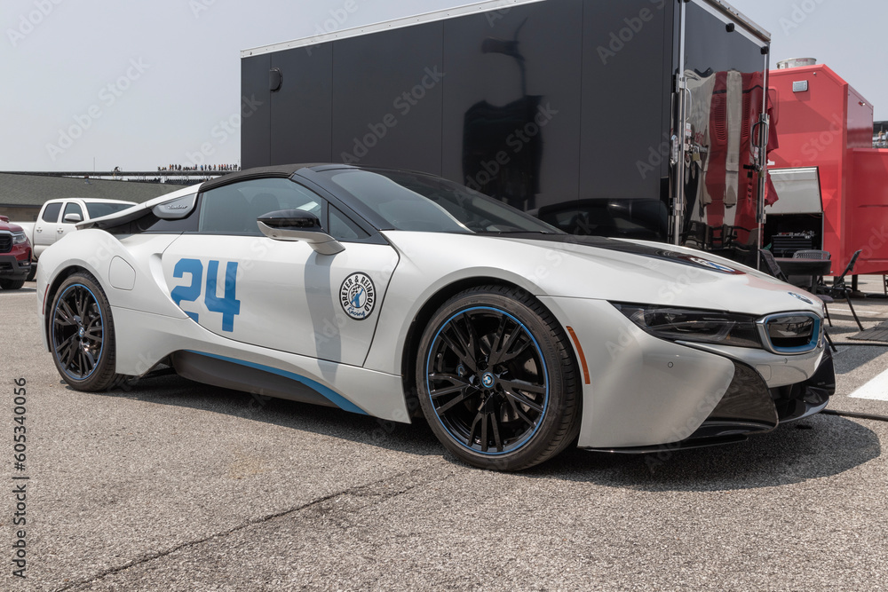 BMW i8 Roadster plug-in hybrid display. The BMW i8 features both a ...