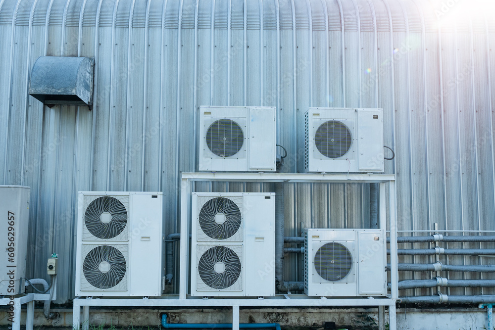 Foto Stock Condenser unit or compressor on roof of industrial plant ...