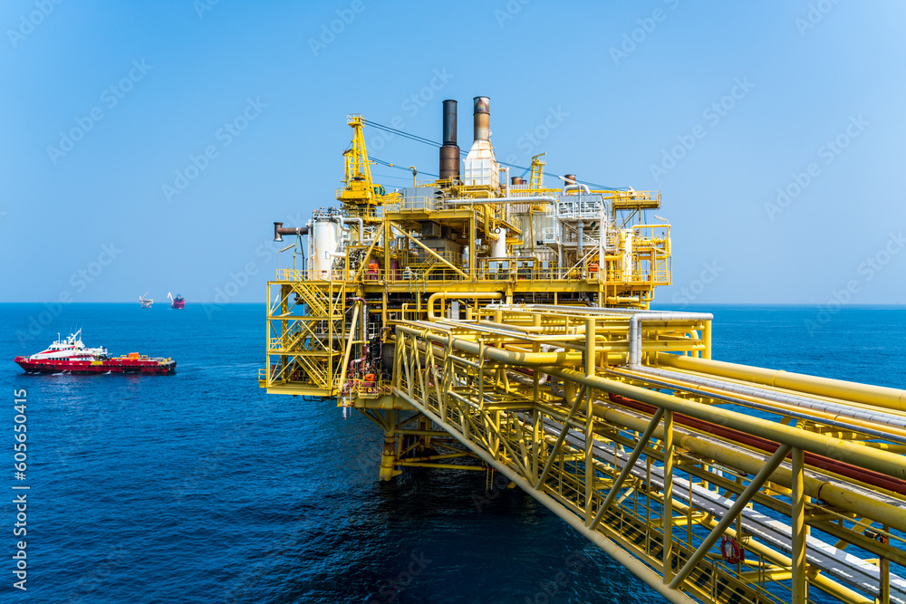 Offshore oil and gas wellhead remote platform which produced raw ...