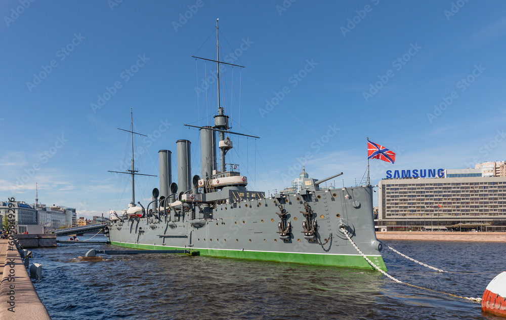 Foto de Russian protected cruiser Aurora, now a museum ship in St ...