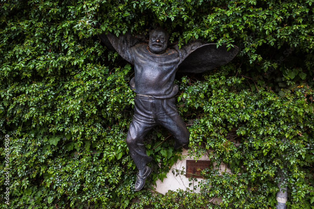 TBILISI, GEORGIA - may 2023 Small statue on the street in Tbilisi Stock ...