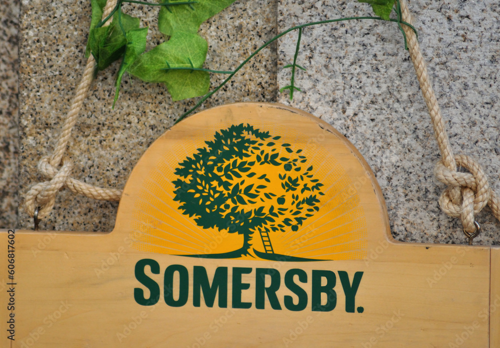 Logo and branding of a danish drink flavored with apple cider, peinted ...