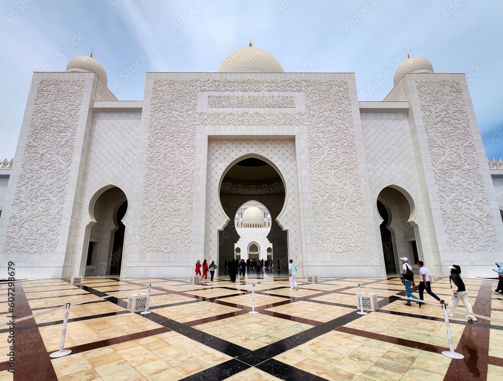 Entrance to the Grand Mosque - Sheikh Zayed Mosque in Abu Dhabi, UAE ...