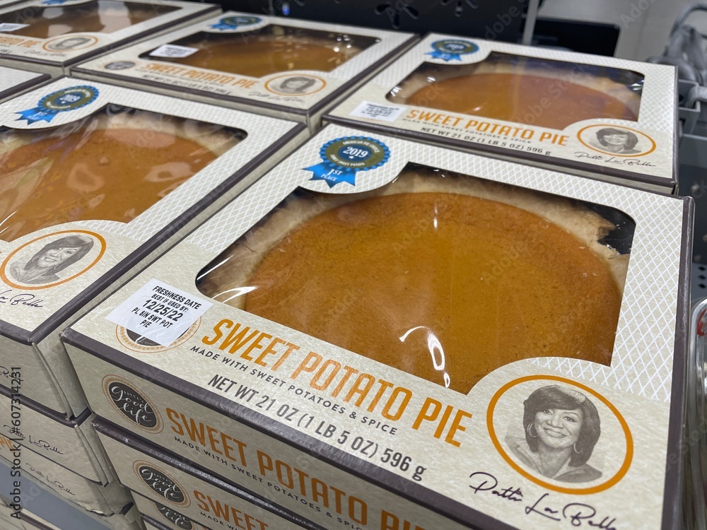 Walmart grocery store interior Pattie La Belle sweet potato pie Stock ...