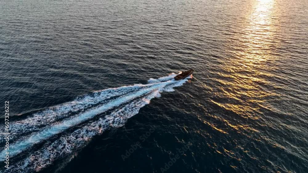 Vidéo Stock The white path on water from boat isolated on black ...