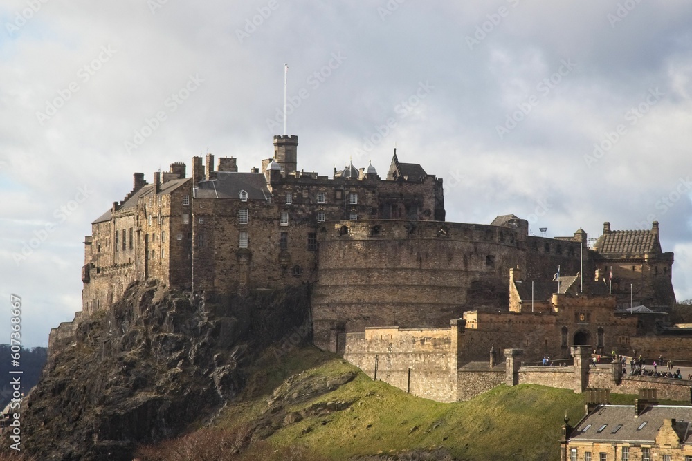 Exterior of the early medieval Edinburgh Castle and tourists visiting ...