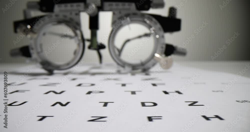Checking the diagram of vision and trial frame with table ...