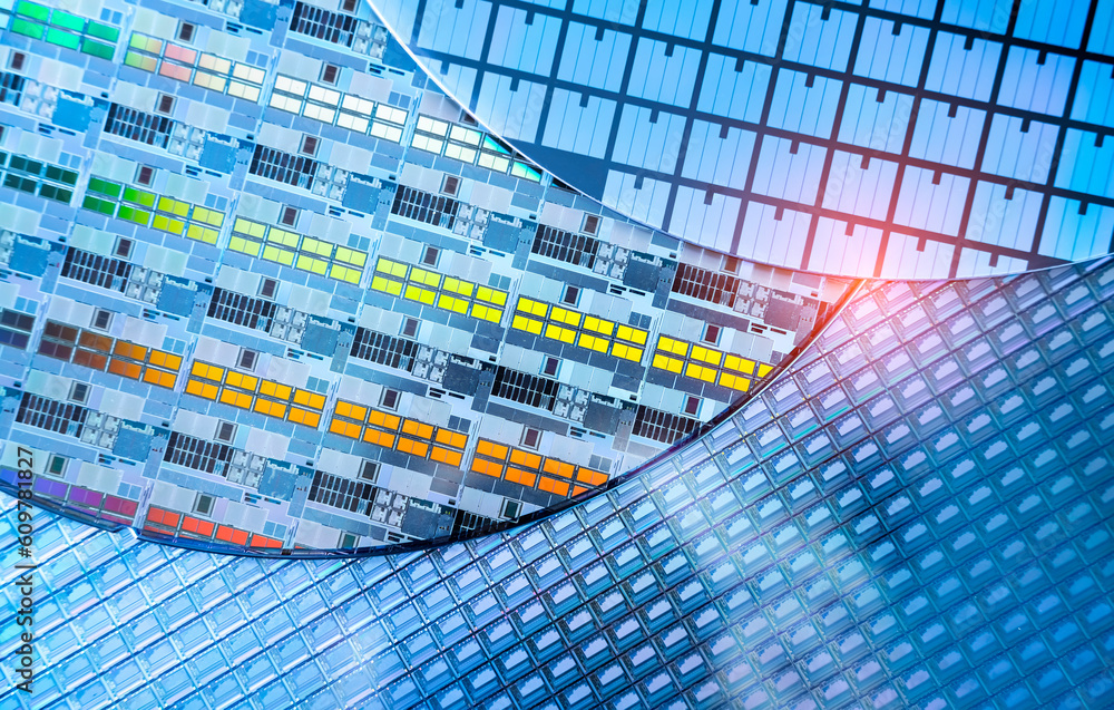 Foto de Silicon Wafers and Microcircuits of semiconductor material,used ...